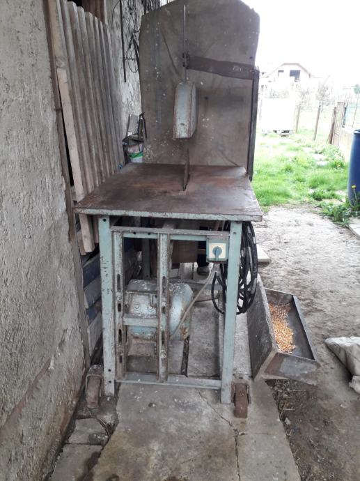 Prodajem kružnu pilu (cirkular) za rezanje drva