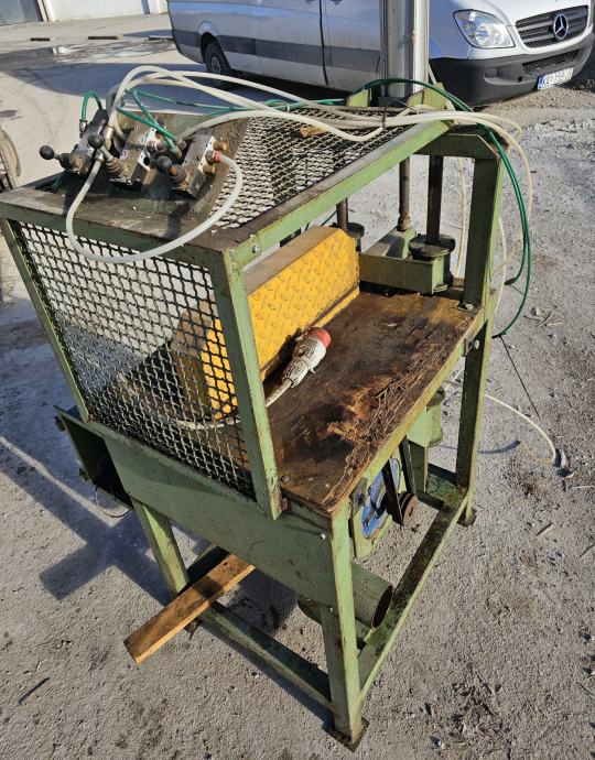 višelisni cirkular, podstolni štucer