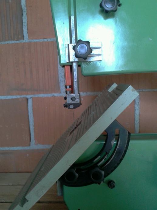 Kruzna pila za drvo, banzek modelarski