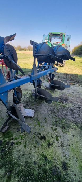 Lemken opal 090 trobrazni plug