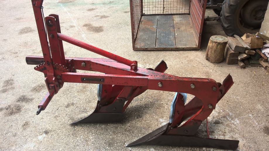 Plug dvobrazni IMT 755 niski klirens (10 cola) u BENKOVCU