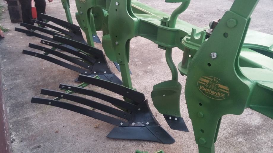 Plug EBERHARDT D 140 M 4-brazde rešetkasti