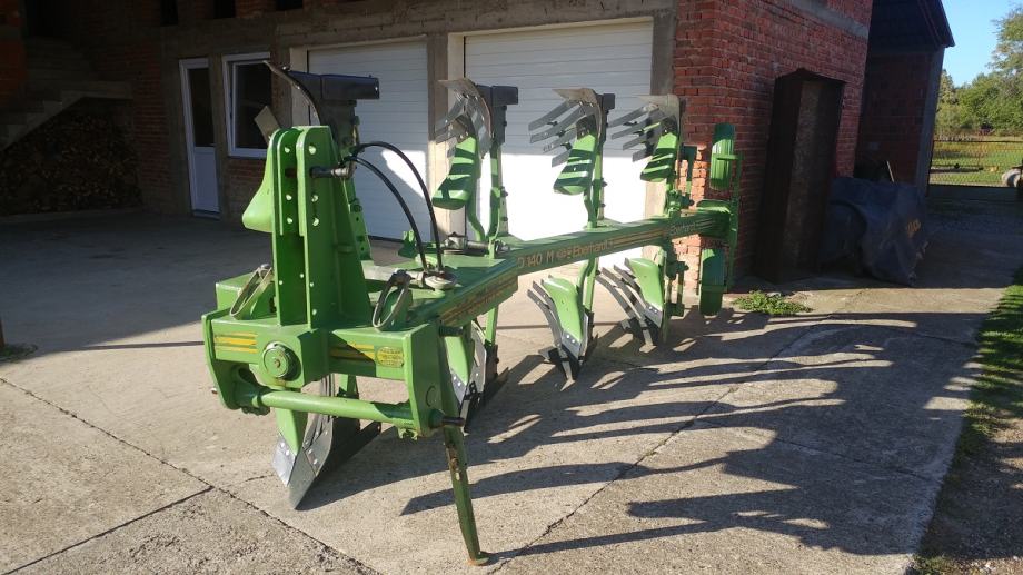 Plug EBERHARDT D 140 M 4-brazde rešetkasti