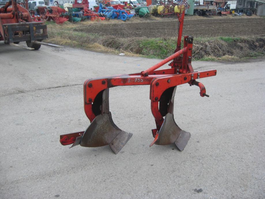 PLUG ,IMT 755 , VISOKI KLIRENS 12 COLI PRODAJEM ILI MJENJAM