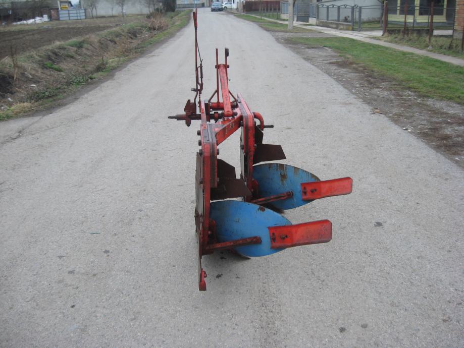 PLUG ,IMT 755 , VISOKI KLIRENS 12 COLI PRODAJEM ILI MJENJAM