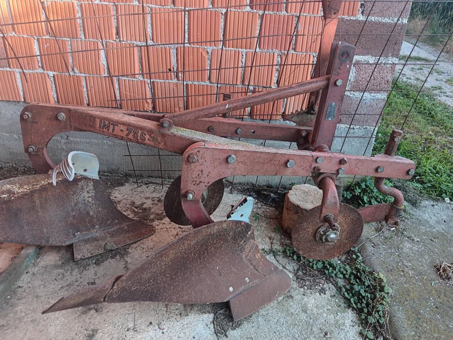 Plug IMT 756 niski klirens prikolica,mlin čekičar,prskalica,rastepač