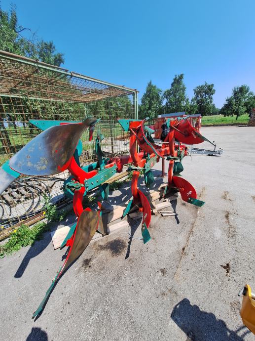 PLUG KVERNELAND 3 BRAZDE OKRETAČ SA ZAŠTITOM ZA KAMEN