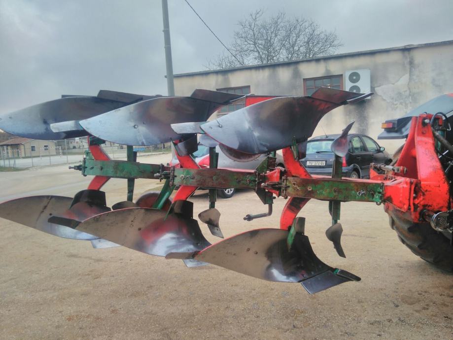 Plug Kverneland okretač 3 brazde