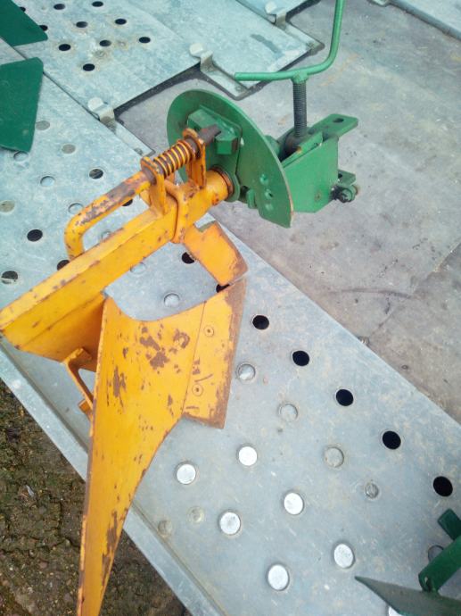 Plug za oranje goldoni