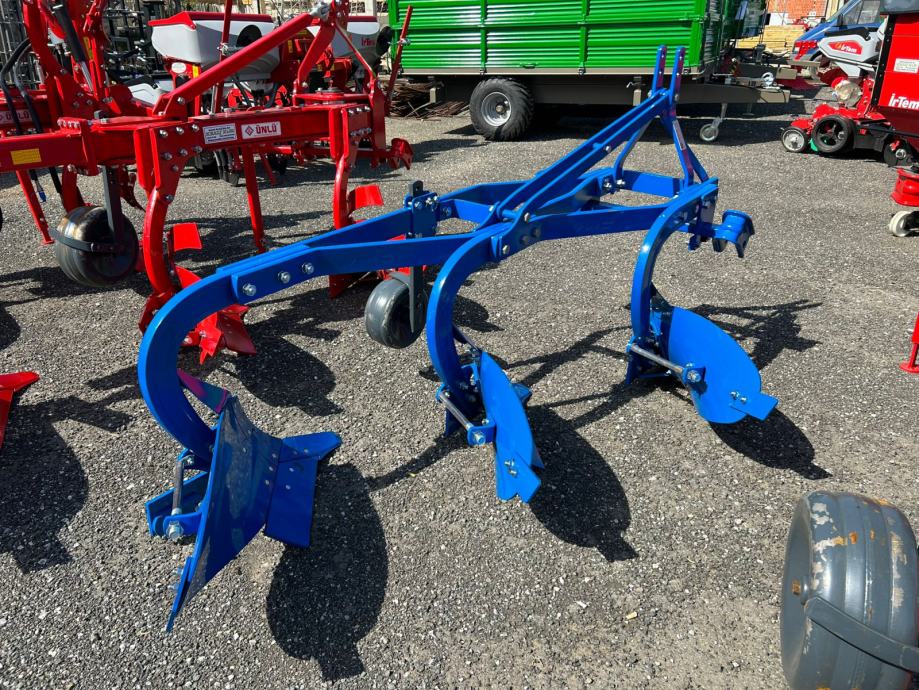 Ünlü 3 brazde ravnjak