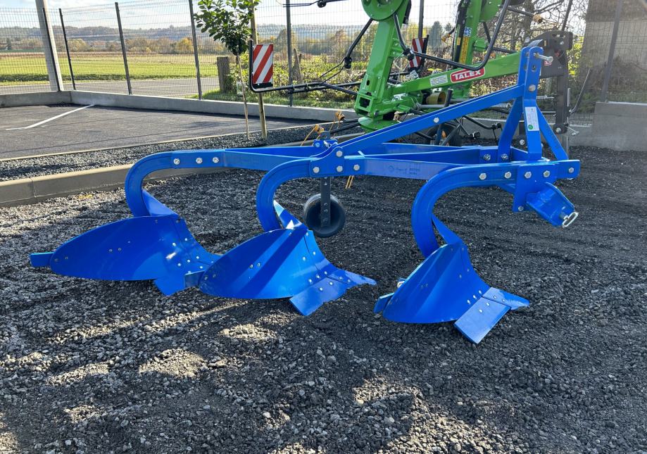 Ünlü 3 brazde ravnjak