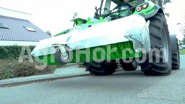 Prednja traktorska četka 2,4 m / Zocon Sweeper 240