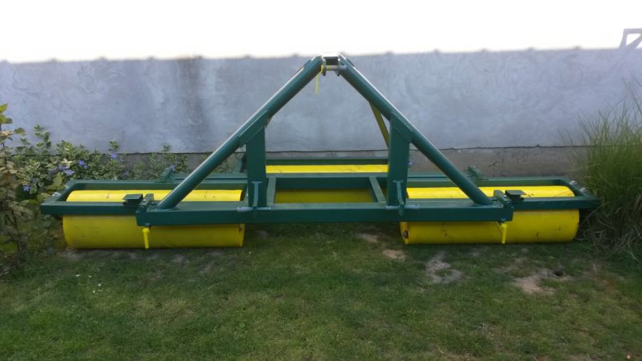 valjak za valjanje zemlje