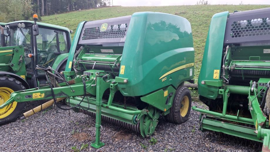 Balirka JOHN DEERE 960