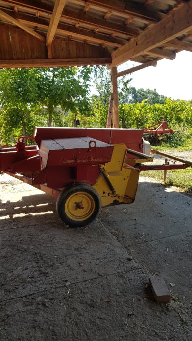 Balirka New Holland 265