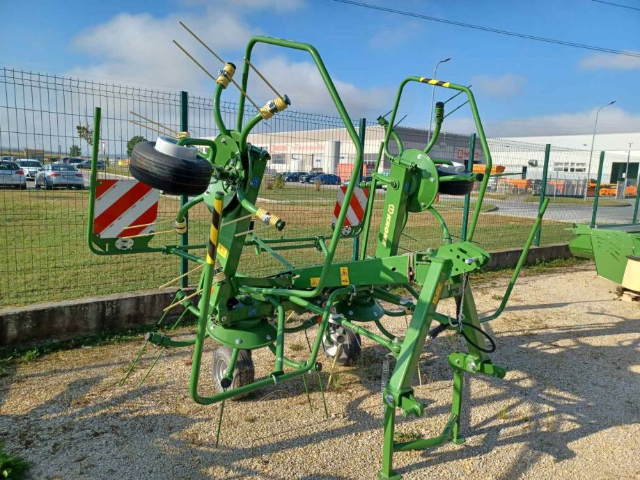 Krone KW 4.62/4 okretač sijena