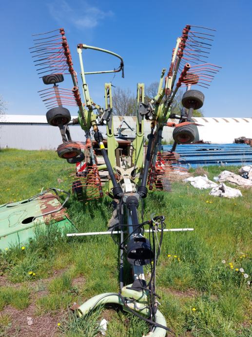 Prevrtač Claas Liner 2700