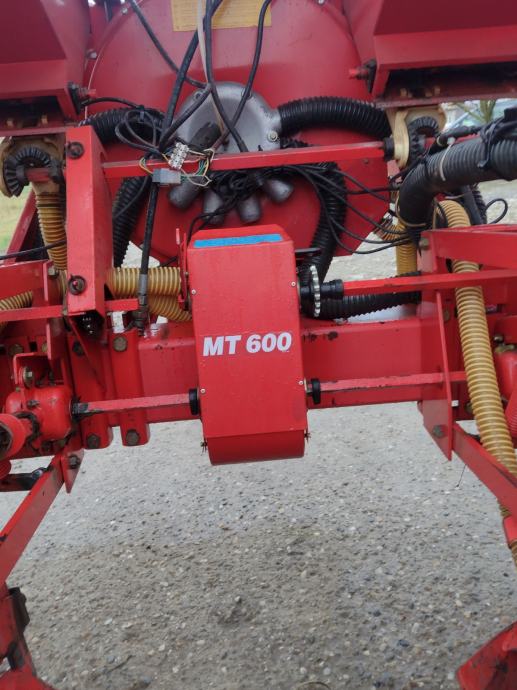 Sijacica pneumacka Gaspardo 4 reda MT 600 diskasta