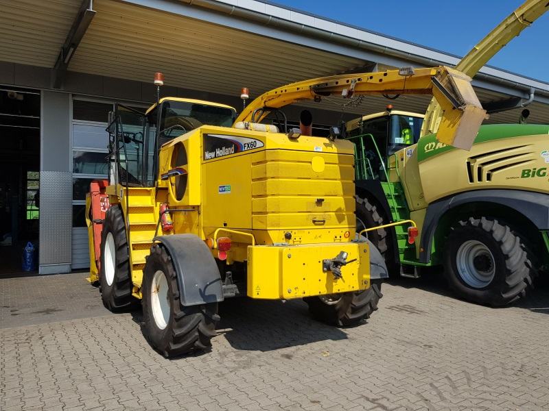 silokombajn New Holland FX 60 + kemper