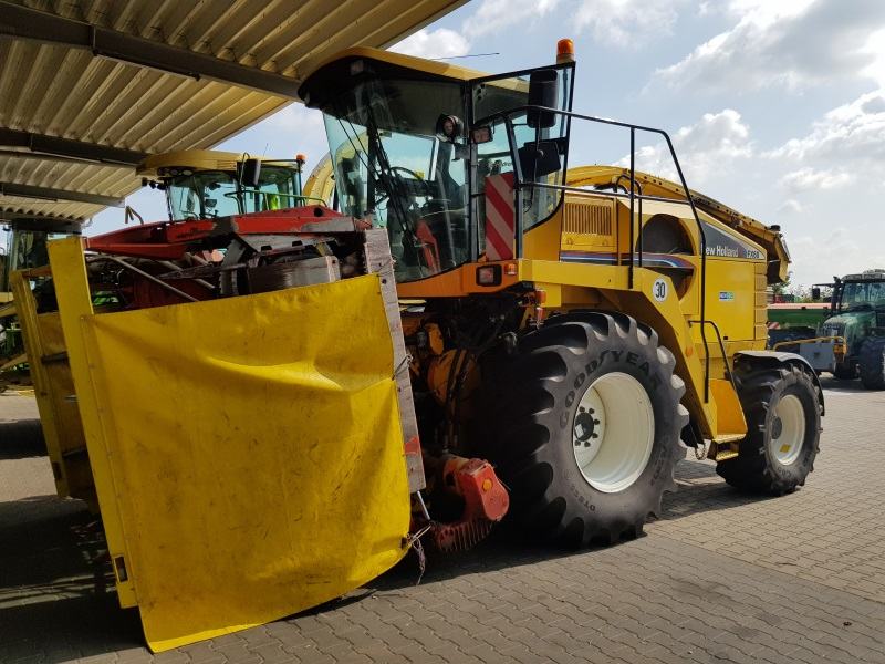 silokombajn New Holland FX 60 + kemper