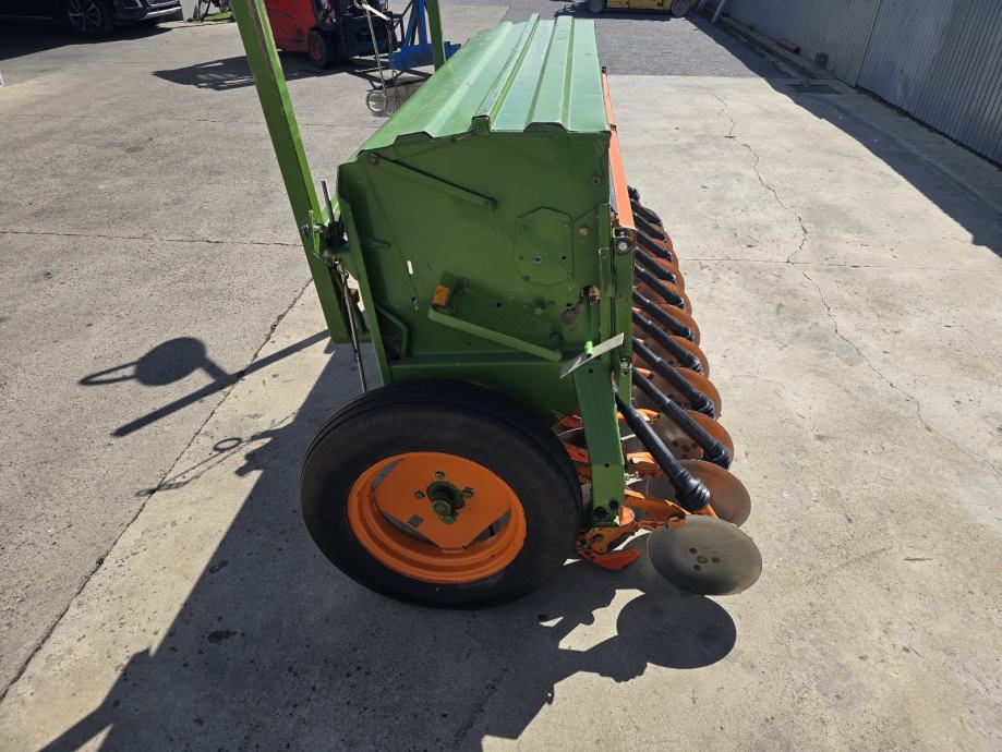 Žitna sijačica AMAZONE D8-25 SUPER
