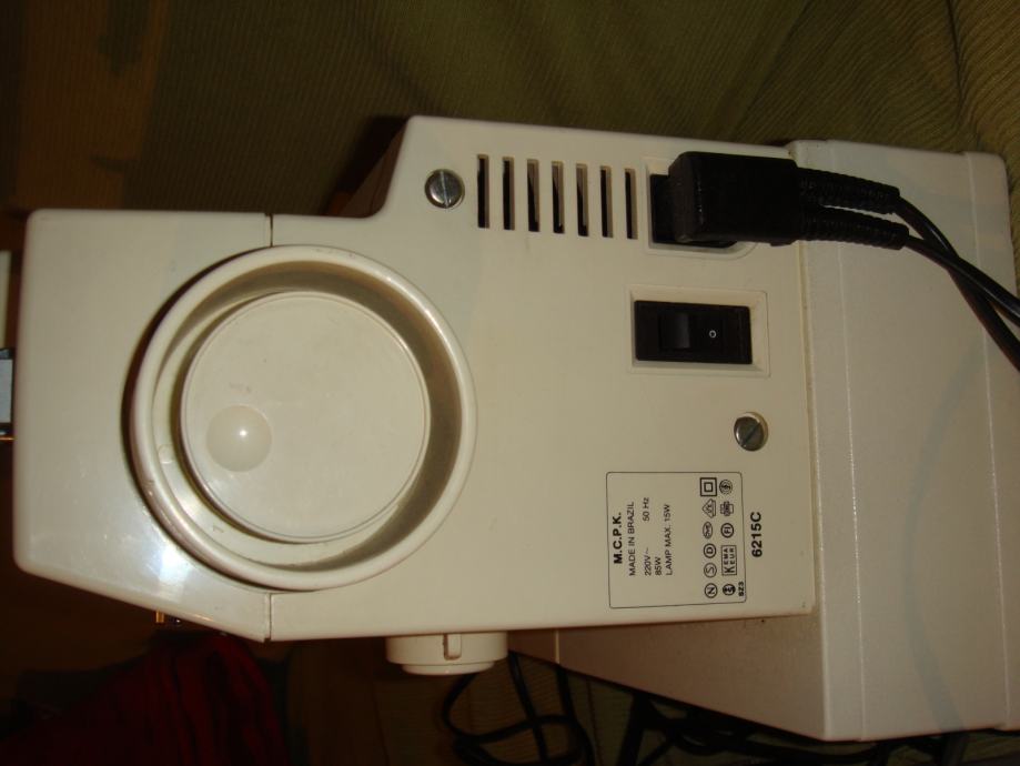 ŠIVAČA MAŠINA SINGER, SAMBA 6- 6215C, NOVA- 700kn