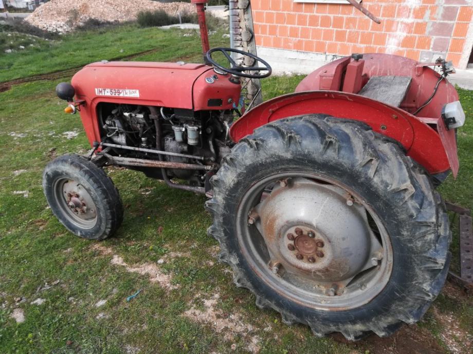 Traktor IMT 539