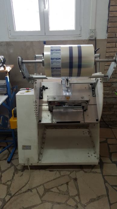 FLOW PACK-STROJ ZA HORIZONTALNO VERTIKALNO PAKIRANJE PROIZVODA