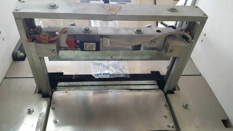 FLOW PACK-STROJ ZA HORIZONTALNO I VERTIKALNO PAKIRANJE