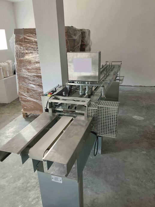 Poluatomatski stroj za horizontalno pakiranje