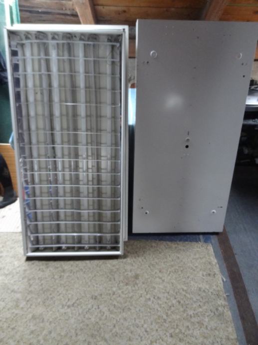 neonska rasvjeta, fluorescentne cijevi, stropni paneli