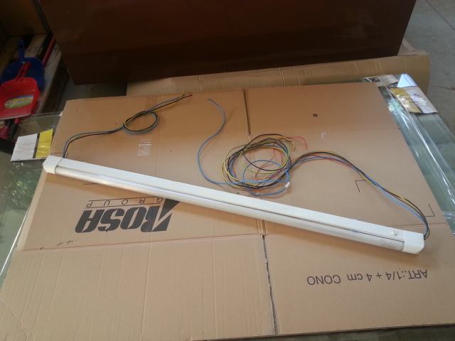 Stropna lampa, neonska lampa fluo cijevi, Raster nadgradni 125cm