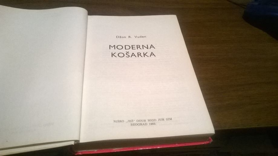 MODERNA KOŠARKA DŽON R. VUDEN NIŠRO JEŽ 1983.