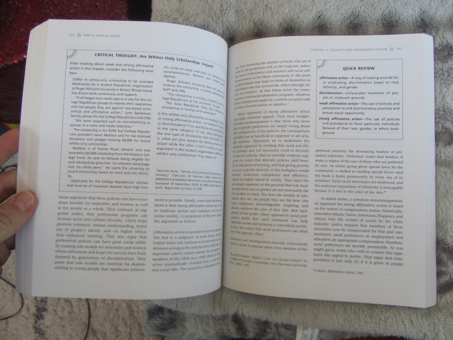 Lewis Vaughn-Doing Ethics... (2008.) (NOVO)