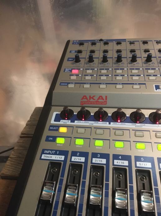 Akai DPS24 24bit/96kHz Multitrack Workstation