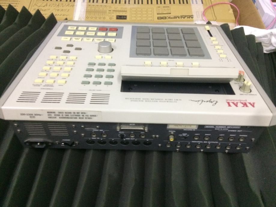 AKAI MPC 3000 ROGER LINN EDITION