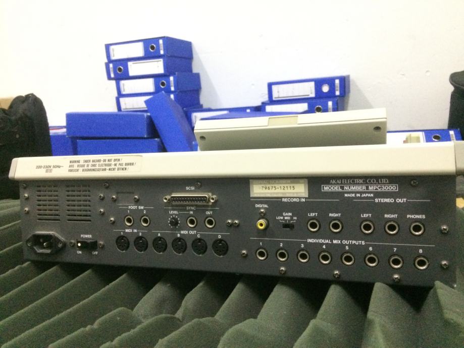 AKAI MPC 3000 ROGER LINN EDITION