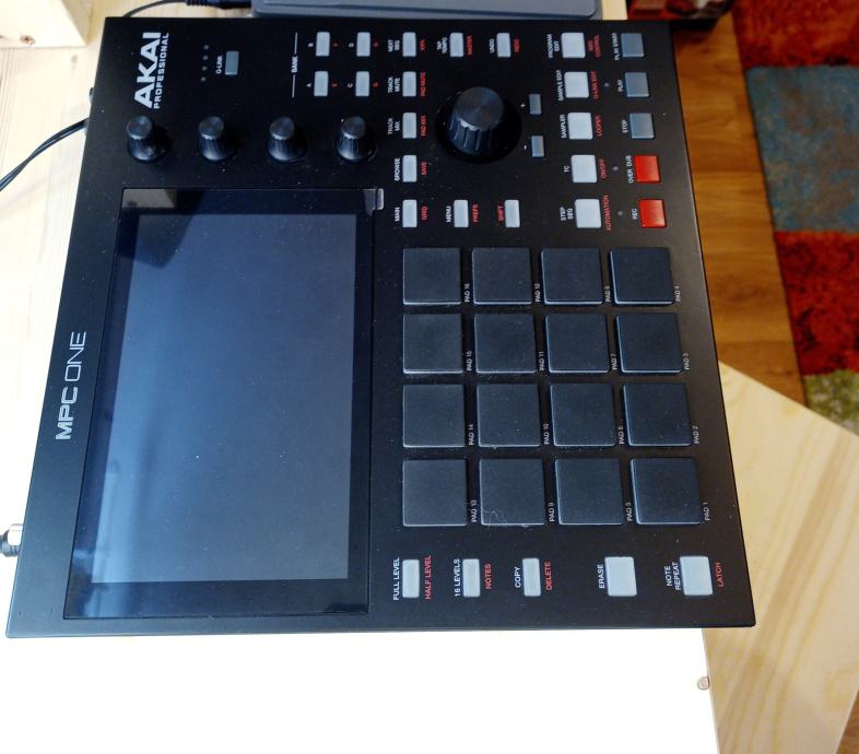 Akai MPC one mk1