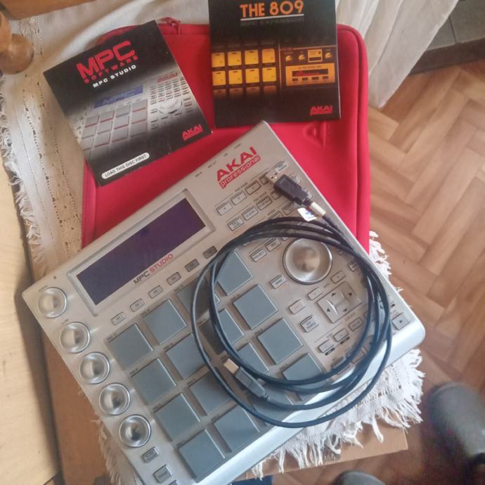 AKAI MPC STUDIO SILVER