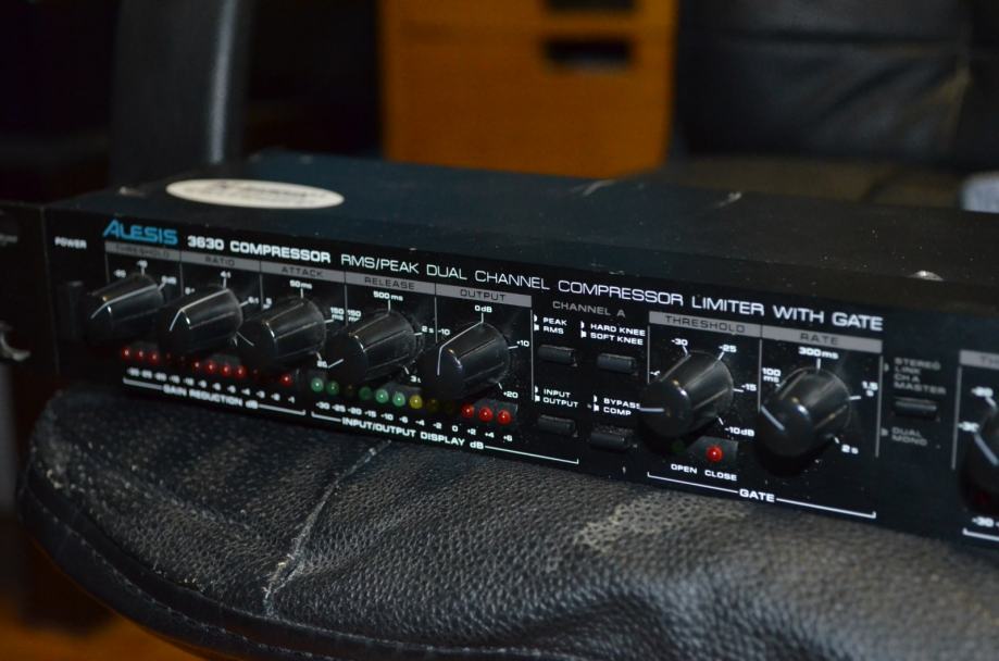 HITNO ALESIS 3630 COMPRESSOR DUAL ChANNEL Compressor, limiter, gate