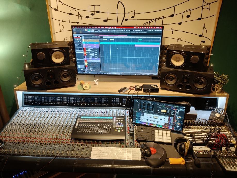 Amek TAC Magnum mix konzola