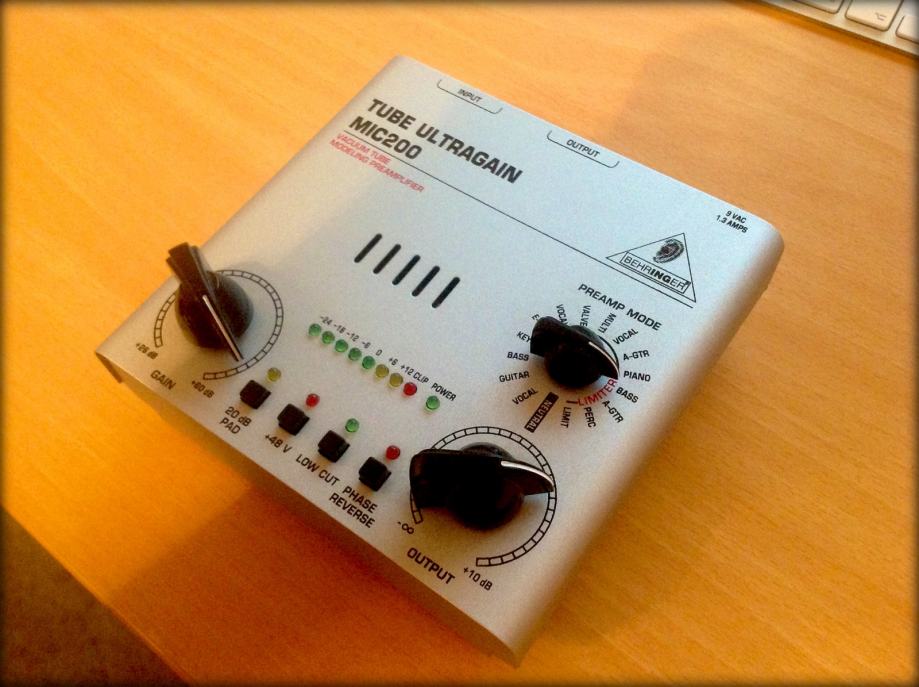 Behringer Ultragain MIC200 preamp
