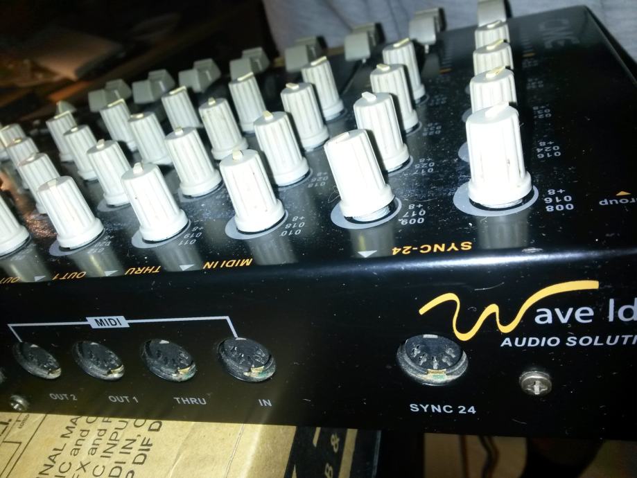 CME Bitstream 3x MIDI kontroler