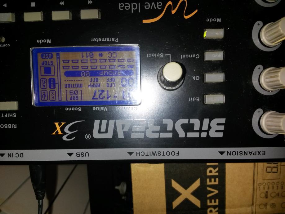 CME Bitstream 3x MIDI kontroler