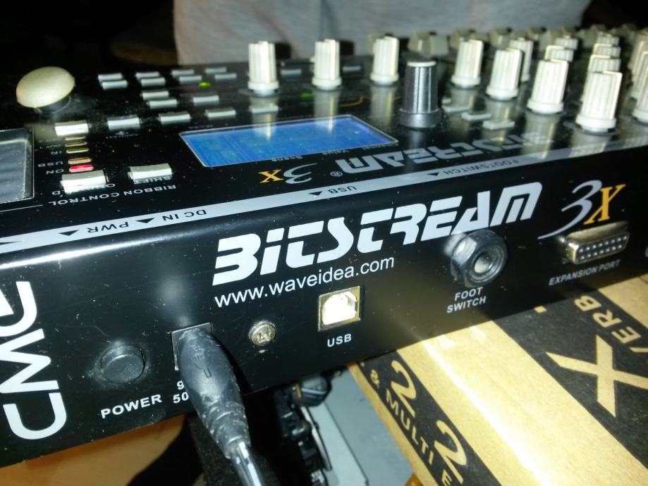 CME Bitstream 3x MIDI kontroler