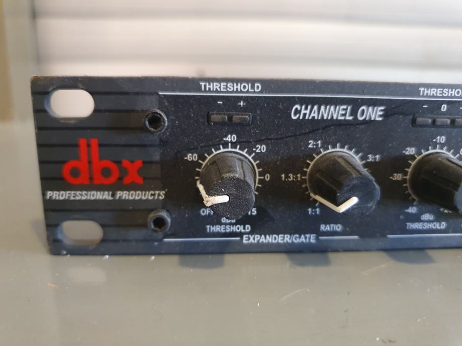 DBX Professional kompresor