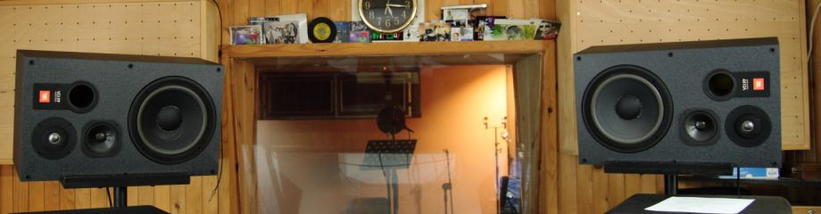 JBL 4410a STUDIO MONITORS + ALESIS RA500 AMP + BBE EQA-231