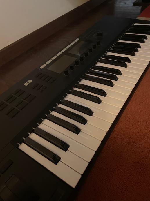 Native Instruments S49 Kontrol