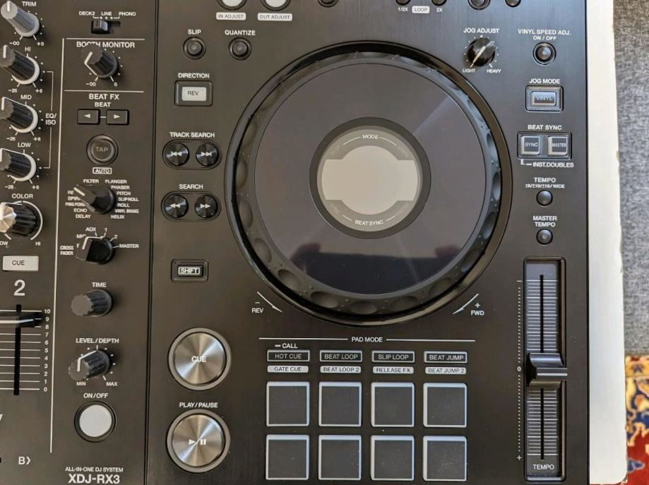 Pioneer XDJ-RX3 controller