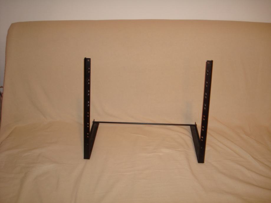 Potpuno Novi Stolni Rack 19 incha 8U